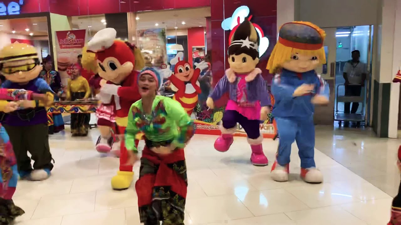 Jollibee Mascot Twerking Dancing Jollibee Dance Youtube