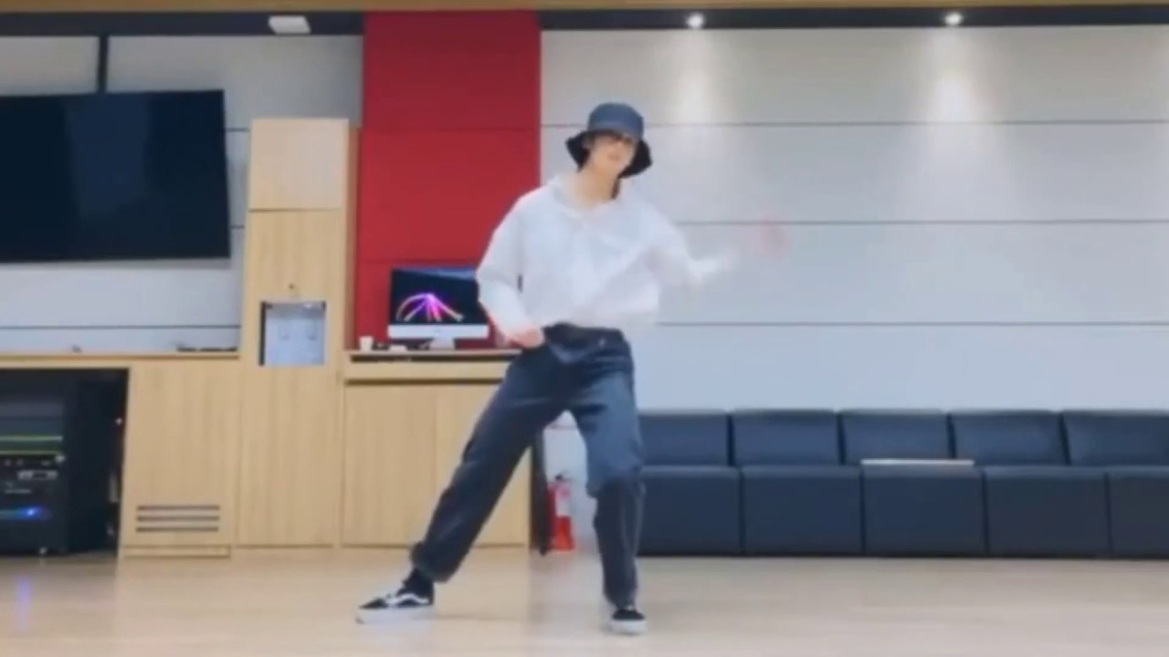Hyunjin Attention Dance Cover Youtube