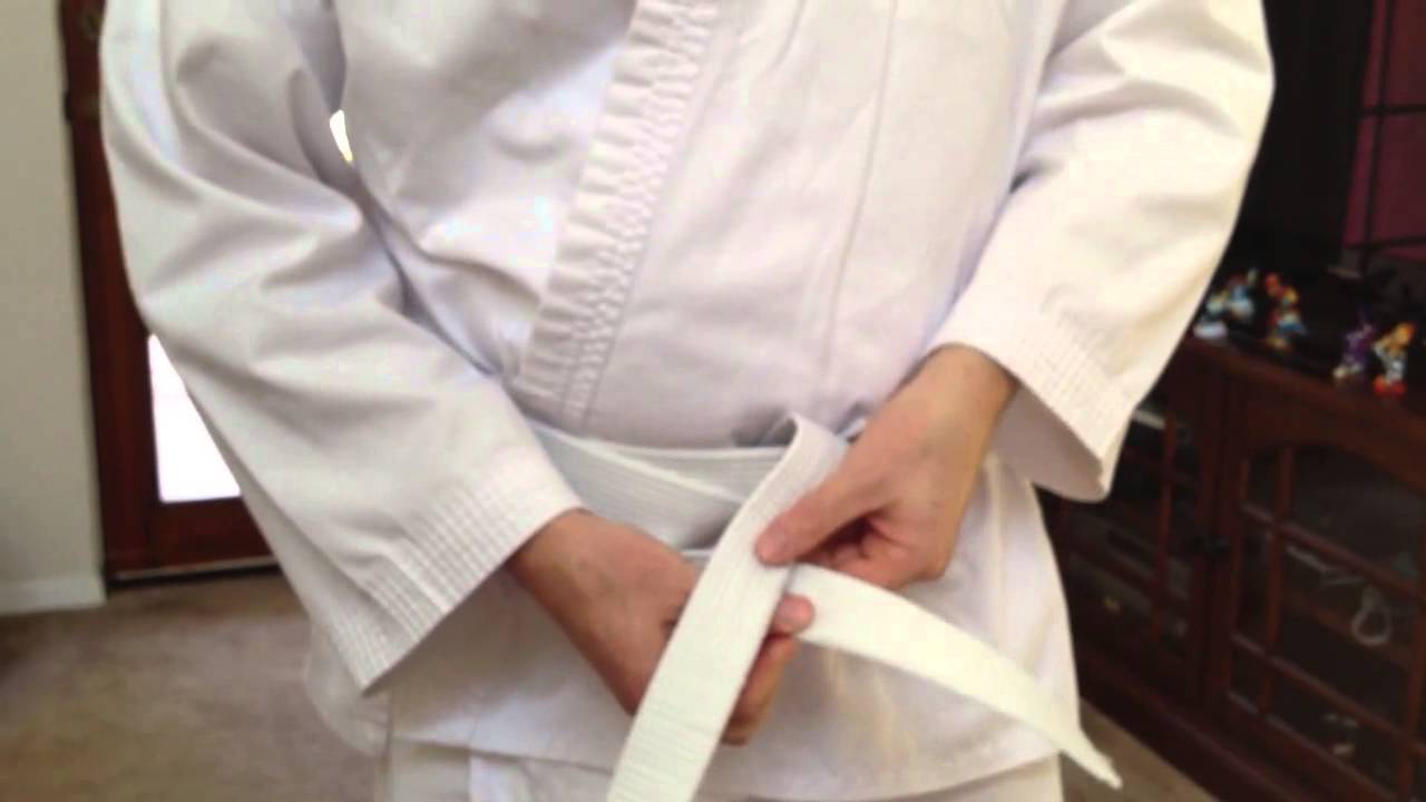 How To Correctly Tie A Karate Belt Youtube