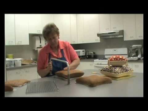 Using The Wilton Pillow Pan Part 1 Youtube