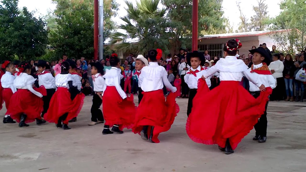 Bailable El Toro Mambo Por Parte De Los Alumnos De La Primaria Del