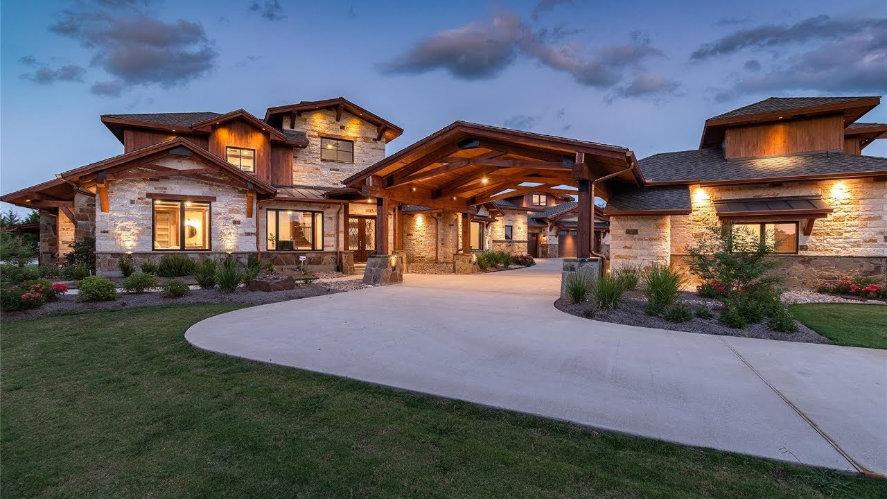 Resort Style 7 900 Sf Mansion W Guest House On 1 45 Acre For Sale