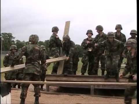Basic Training Team Building Exercise Fort Leonard Wood Youtube