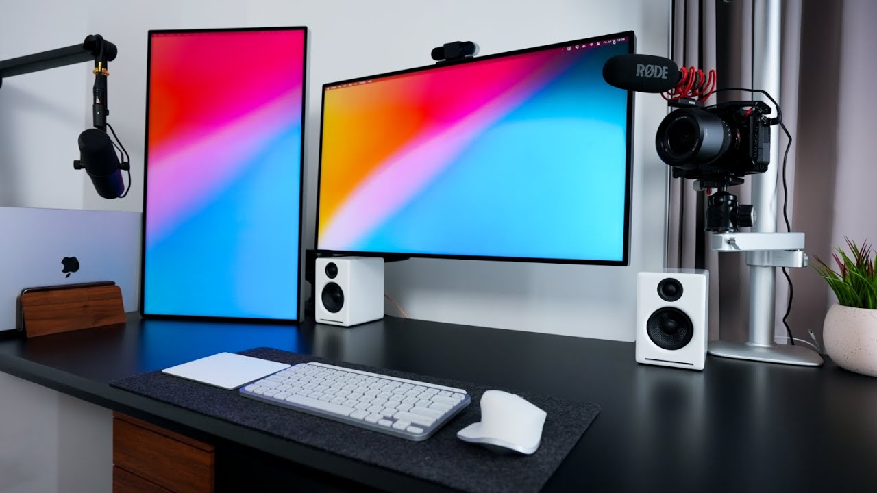 Dual Monitor Computer Desks