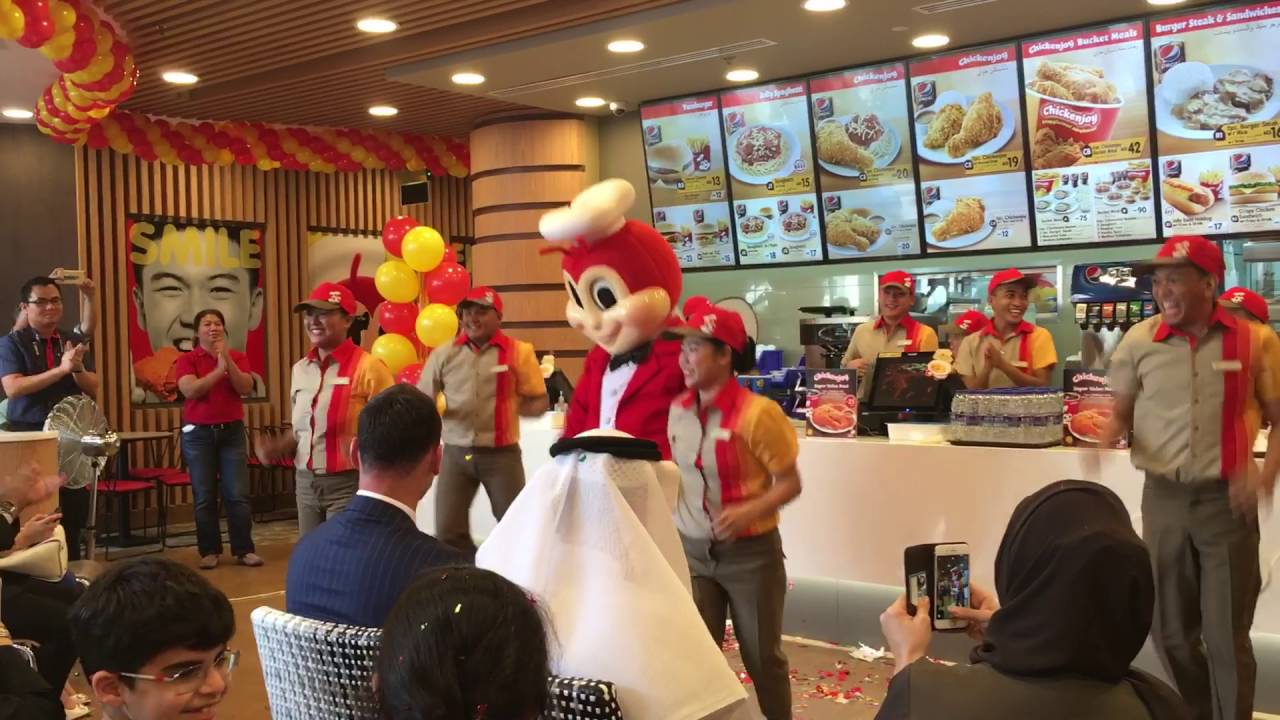 Jollibee Mascot Twerking Dancing