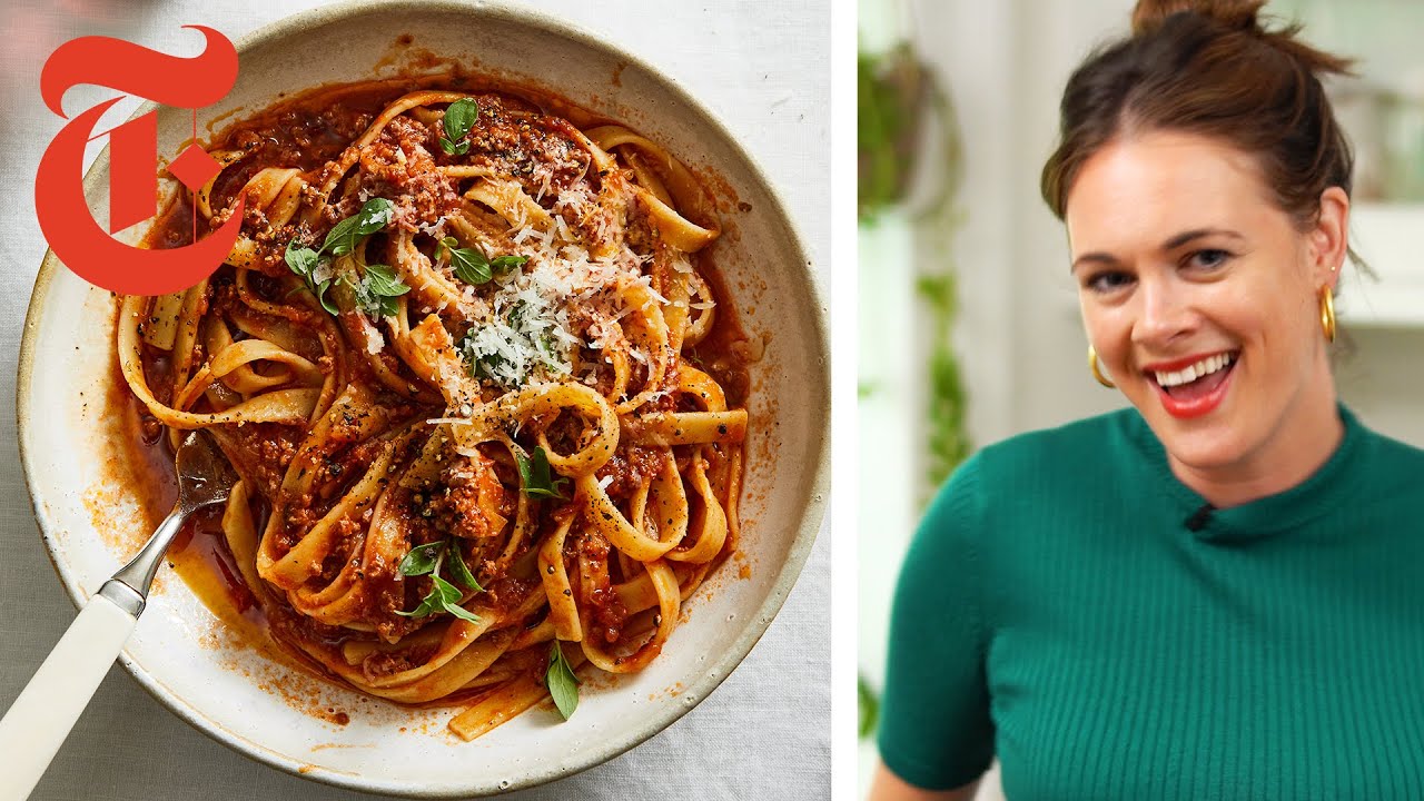 Alison Roman S Quick And Easy Ragù Nyt Cooking Youtube
