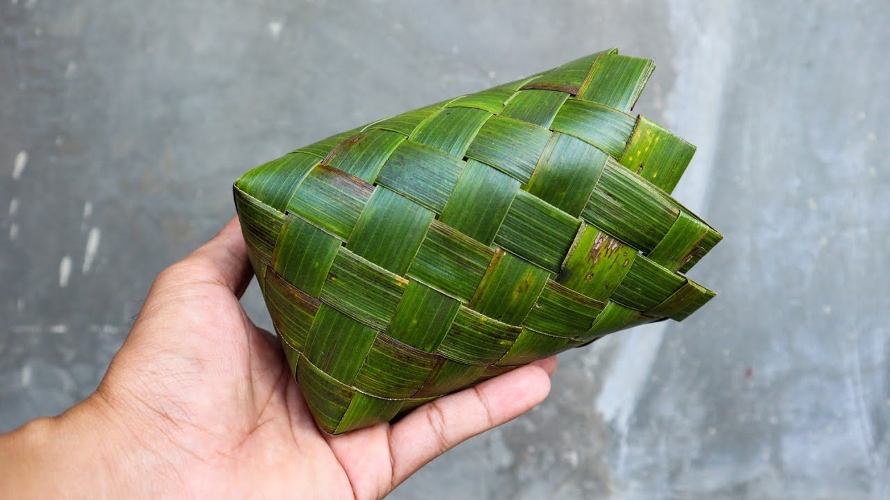 Weaving Coconut Baskets At Christopher Doyle Blog