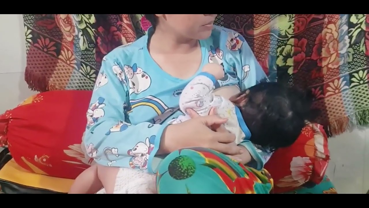 Breastfeeding Vlog Grumpy Baby Mom Baby King 0122 Youtube