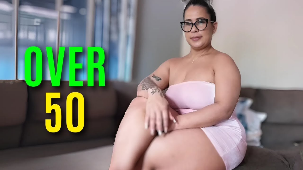 This Mature Instagram Model Inspiring Confidence And Style Natural Older Women Over 50 Youtube