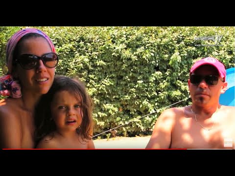 Une Famille Naturiste Au Serignan Plage Nature Youtube