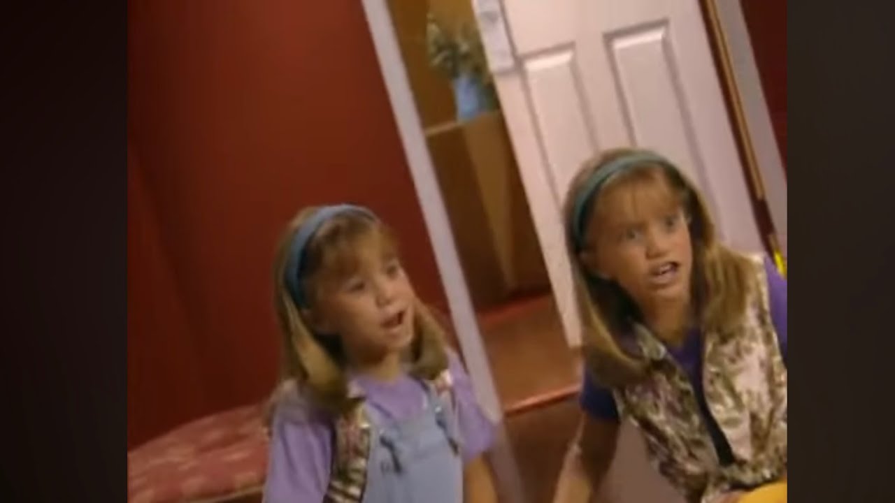 Mary Kate Ashley Singing Give Me Pizza On The Piano Youtube