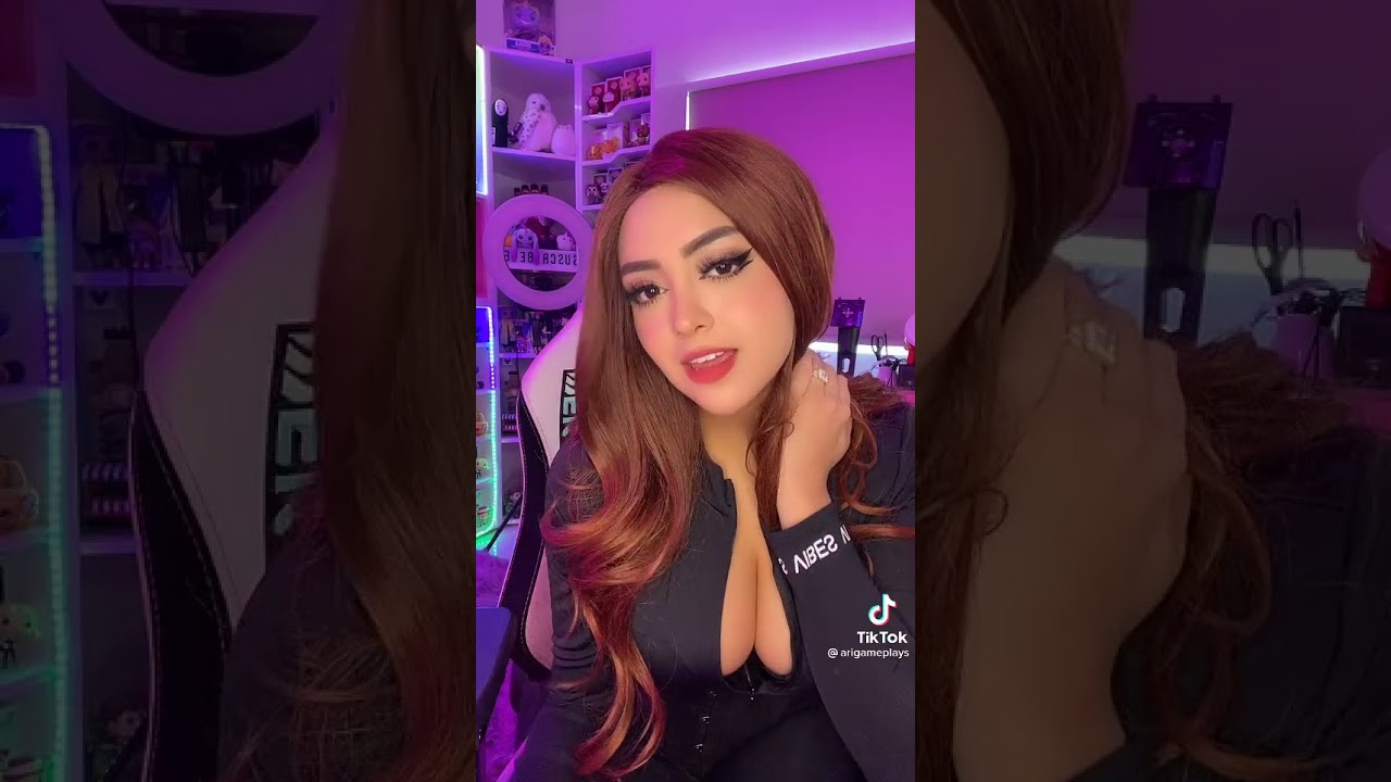 Arigameplays Enseña Sus Tetas Bailando Youtube
