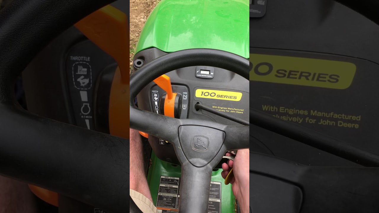 2007 John Deere La115 Lawn Tractor Start Up Youtube