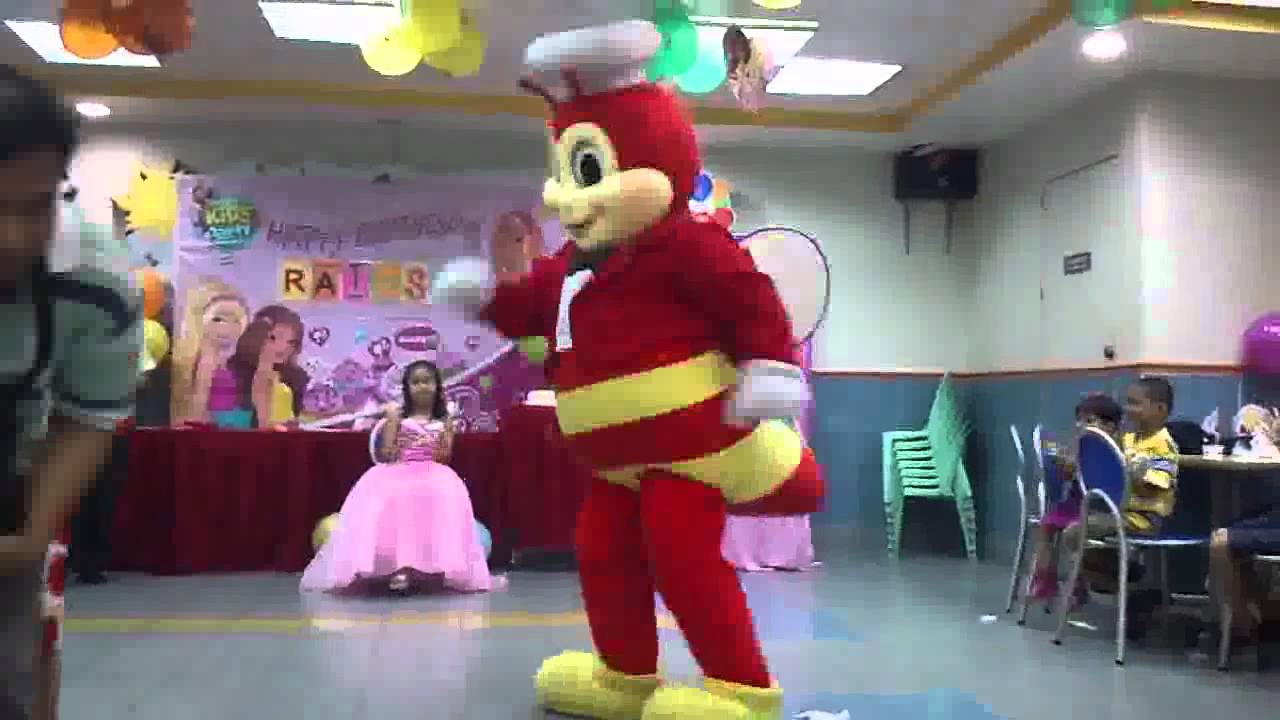 Jollibee Mascot Twerking Dancing