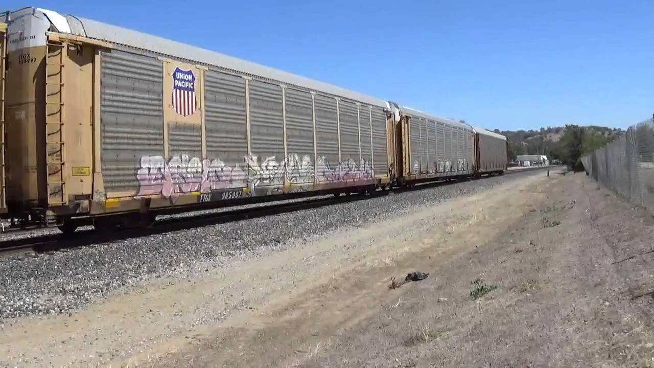 Up 4891 Empty Autoracks South Hd Youtube