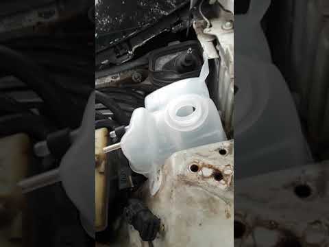 Lincoln Ls Coolant Bottle Replacement Youtube