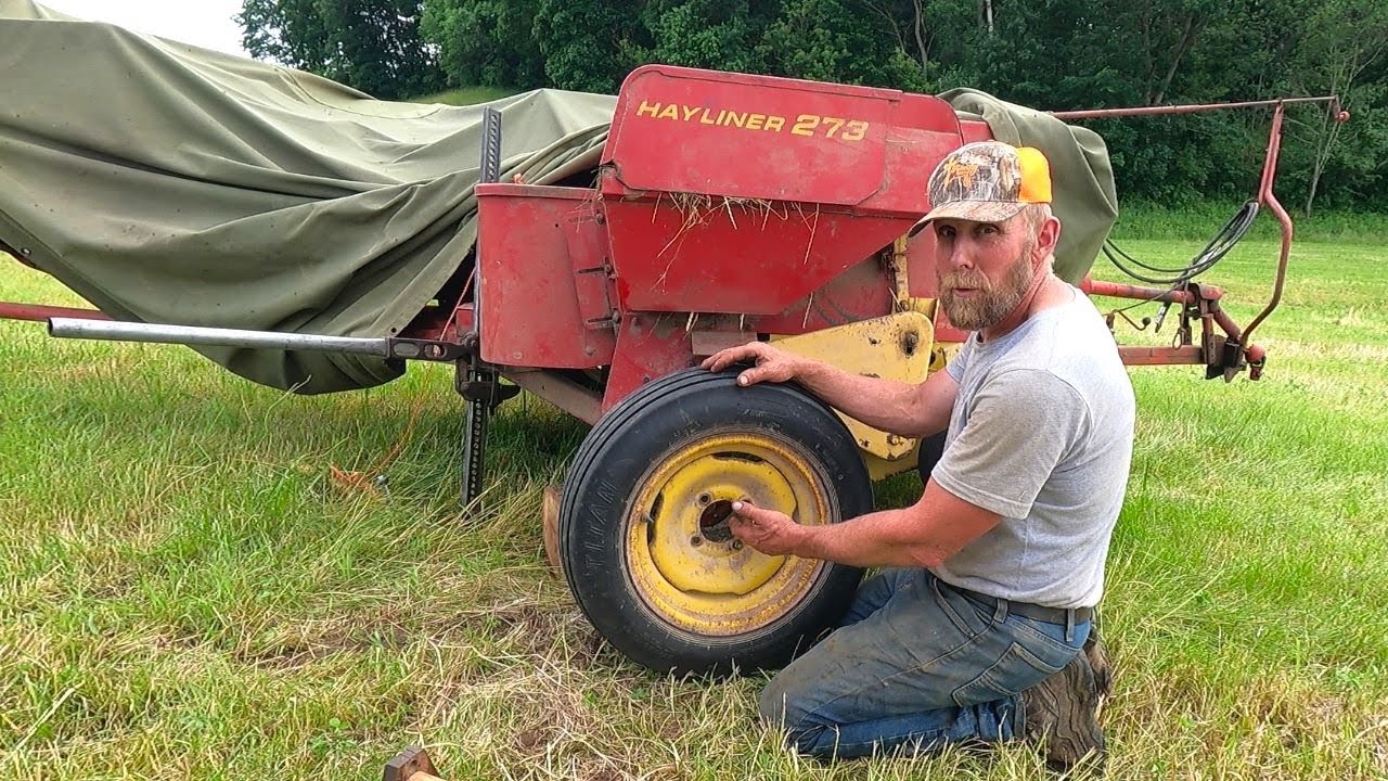 Fixing The New Holland 273 Hayliner Square Baler Youtube