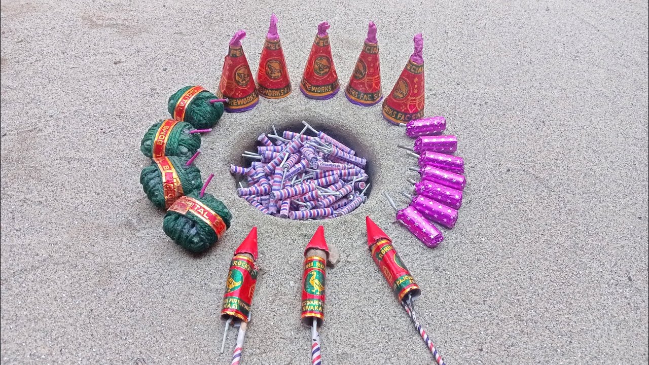 Crackers Experiment Put The Firecrackers In The Pit पट ख क गड ढ